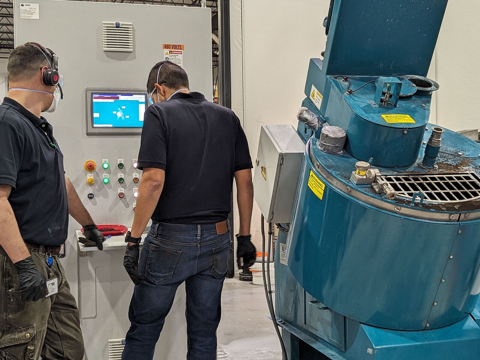 Blending & Mixing Test Lab Services | Trials Material Processing ...