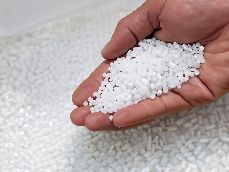 Plastics Processing Equipment | Mixing Plastics | APS Mixers